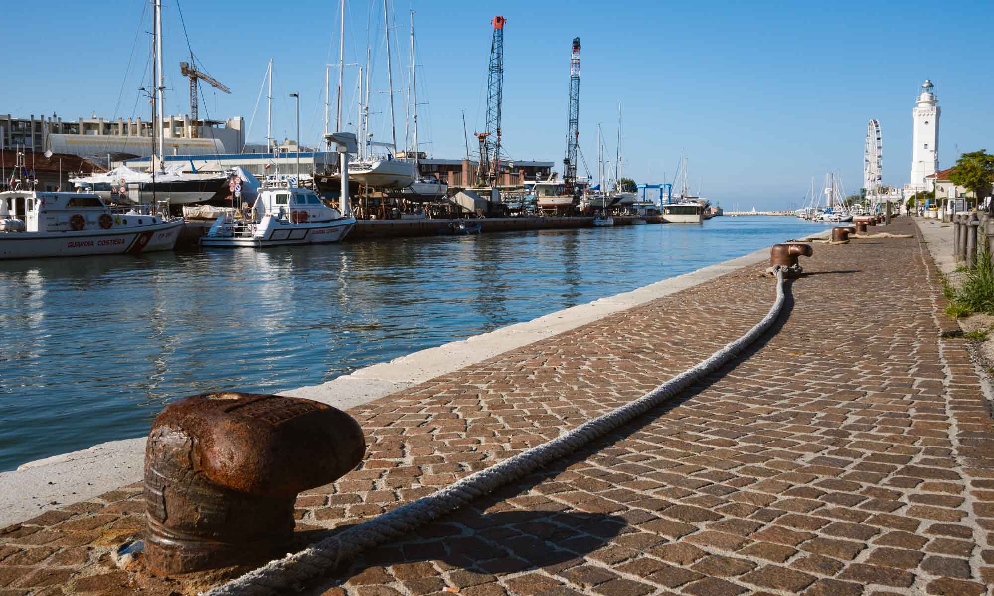 Porto di Rimini: pescatori, ruota panoramica e mappa - Romagna.net